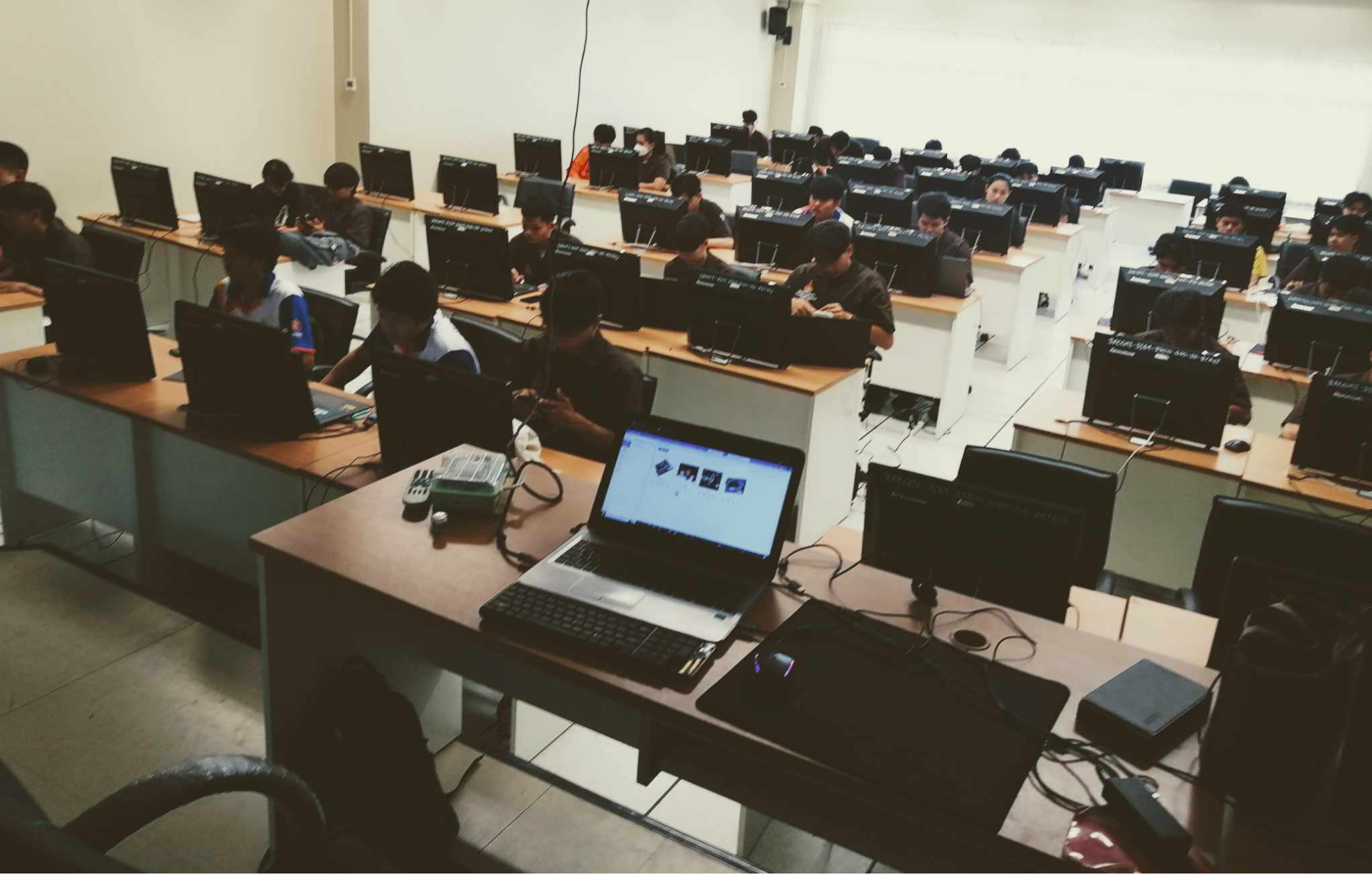 EN_Eng_RMUTI - EasyEDA open source hardware lab